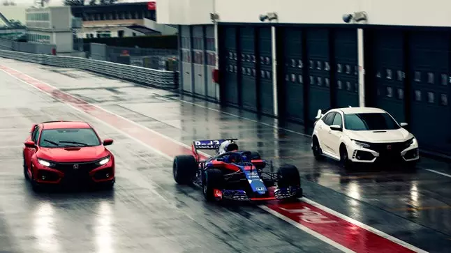 Gipili sa mga drayber sa Toro Rosso Honda F1 ang Honda Civic Type R alang sa ilang adlaw-adlaw