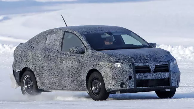 Dacia Logan gjuajtur: fotot e para të spiunazhit gjatë testeve të dimrit