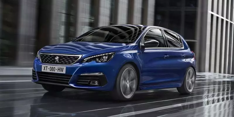 Gi-update sa Peugeot 308 ang mga sakup sa mga makina niini