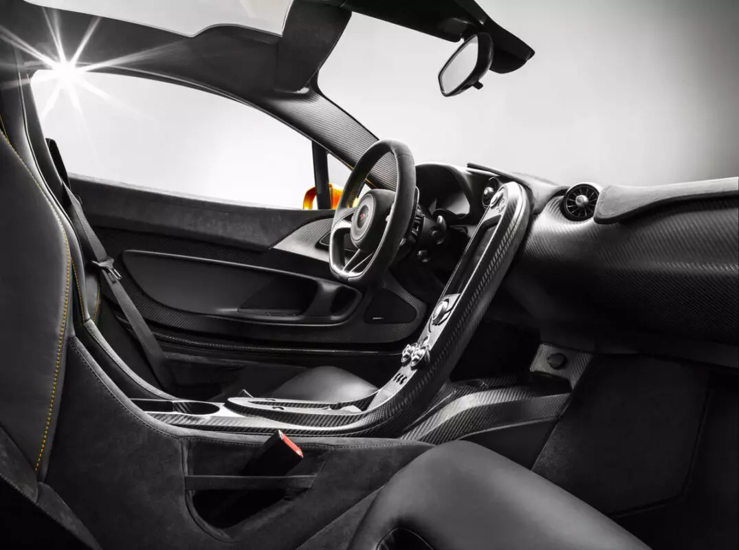 Mclaren p1 sisi interior 1