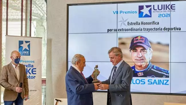 Carlos Sainz, šampion, dobitnik nagrade LUIKE Del Motor Star 2021