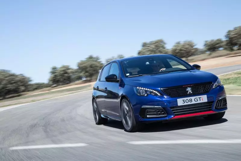 Peugeot 308 GTi nua le Peugeot Sport: ar díol anois