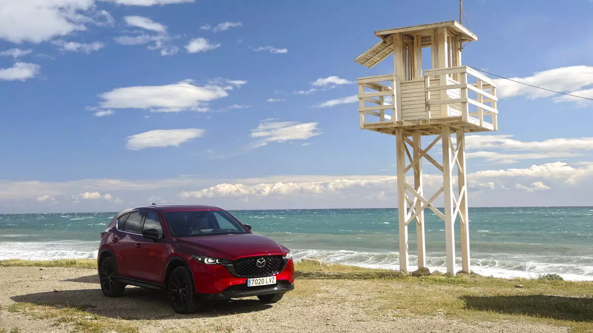 Mazda CX-5, 4 towns for 4 styles of the Tropical Coast of Granada