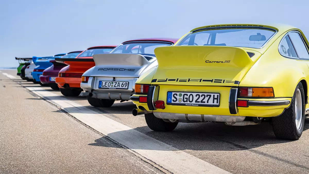 Легендарному Porsche 911 Carrera RS 2.7 исполняется 50 6 лет