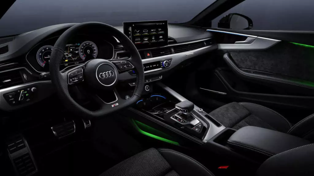 interior do audi a5 2020