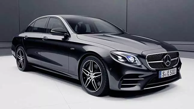 Mercedes-AMG debuts E 53 sedan jeung estate