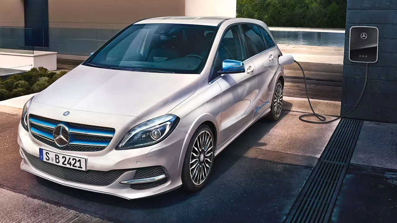 Mercedes na-ewebata usoro ịchaji eletrik ọhụrụ