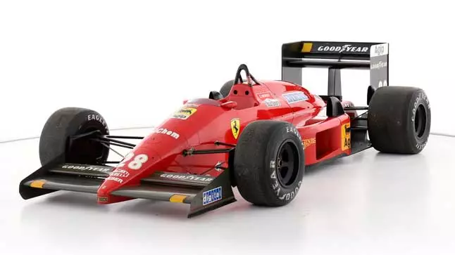 Ferrari F1/87 nke Michele Alboreto na-arị elu maka ọrịre