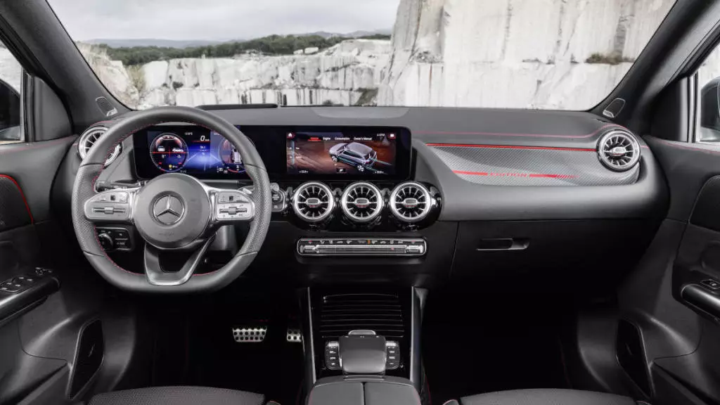 Mercedes-Benz GLA interior