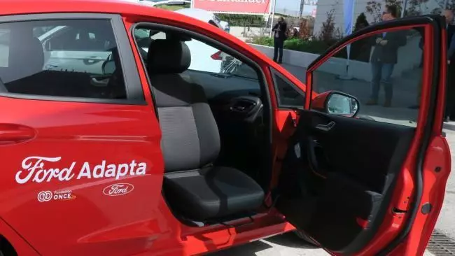 Ford Adapta එහි අනුවර්තනය කරන ලද වාහන පරාසය පුළුල් කරයි