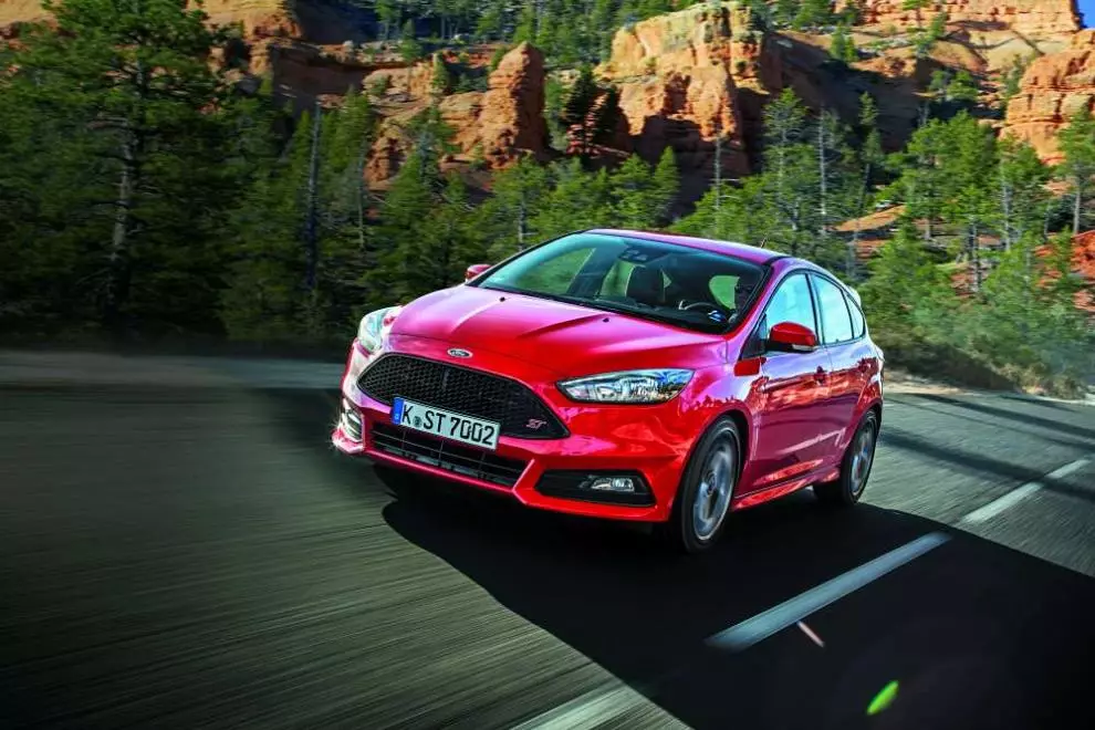 Ford Focus ST 2.0 ECOBOOST: Mao na