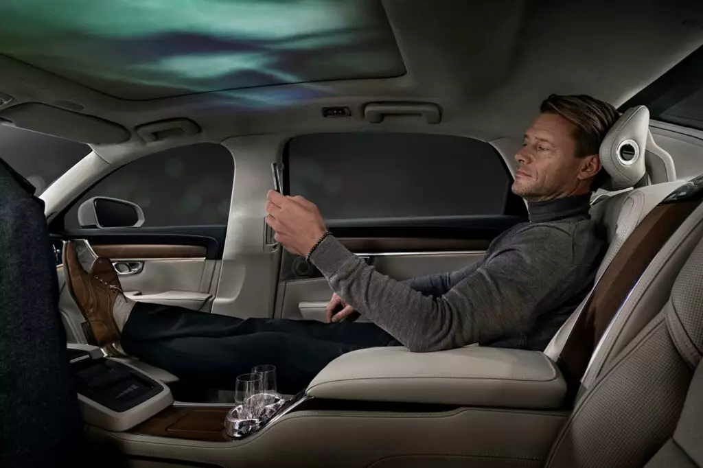 Volvo S90 Ambience Concept, tam qoşulma imkanı