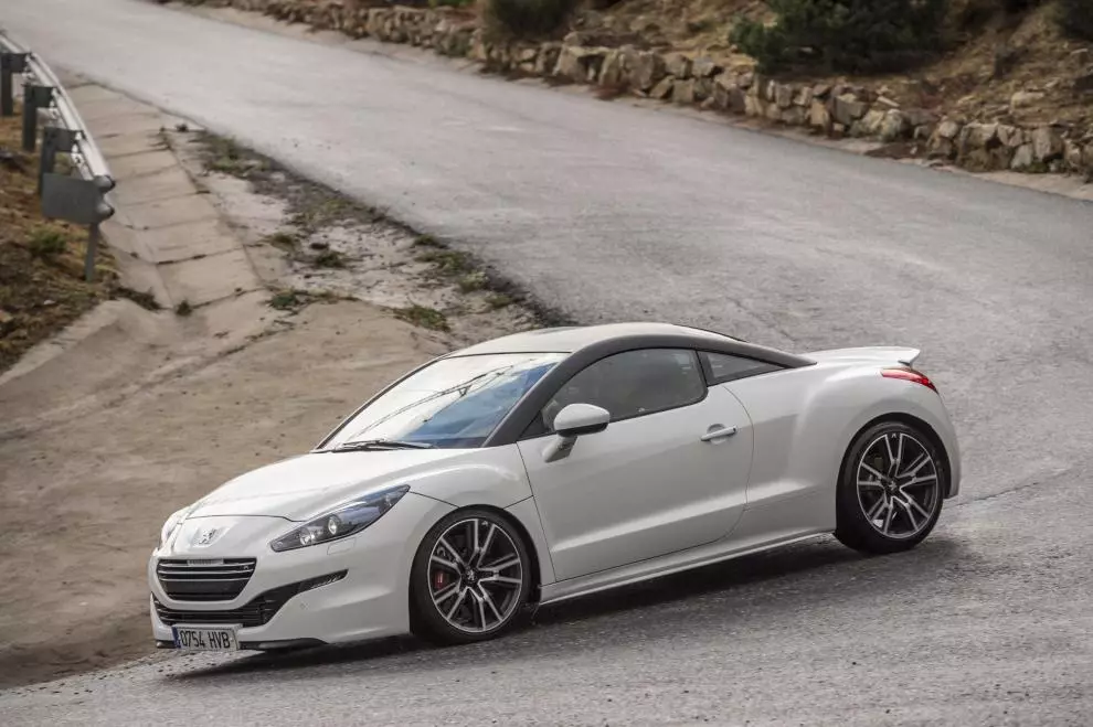 Peugeot RCZ-R-ը, որը վարում էր Կարլոս Սաինսը